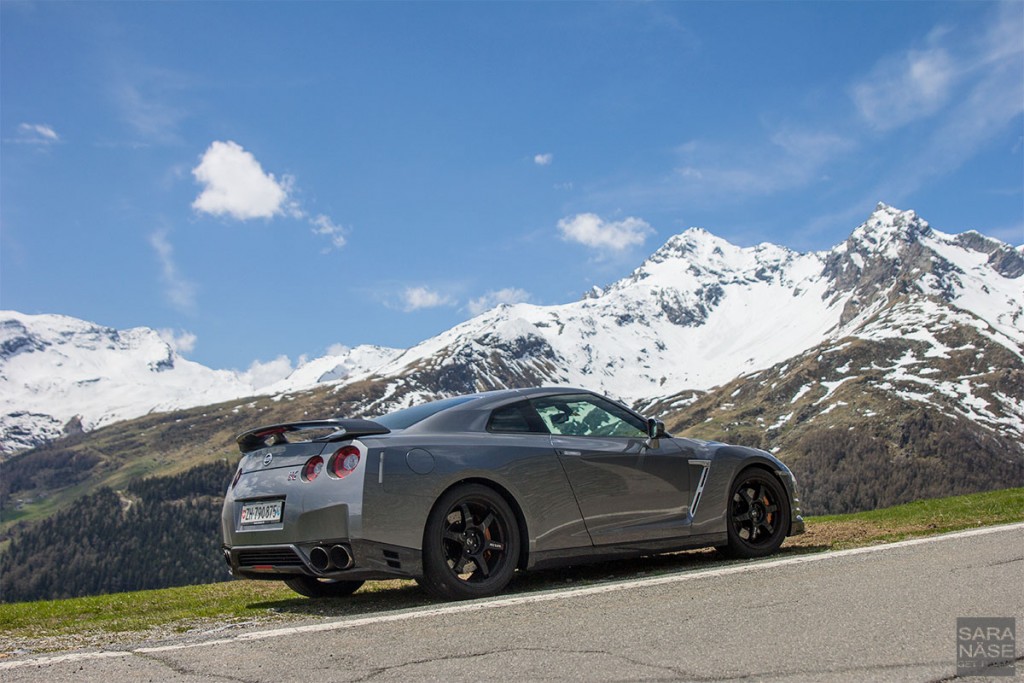 Nissan GT-R farewell drive on Splügen Pass